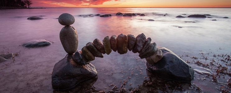 The art of rock stacking and its spiritual meaning - STEINONLINE.at