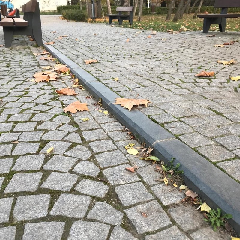 Bordstein Granit Grau Anthrazit 10 x 25 x 50 cm - STEINONLINE.at